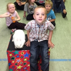 Children's party entertainer Nottingham - fun kids magic